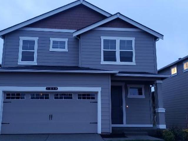 4 Br, 3 bath, Single Family 1240 SW Pendleton Way