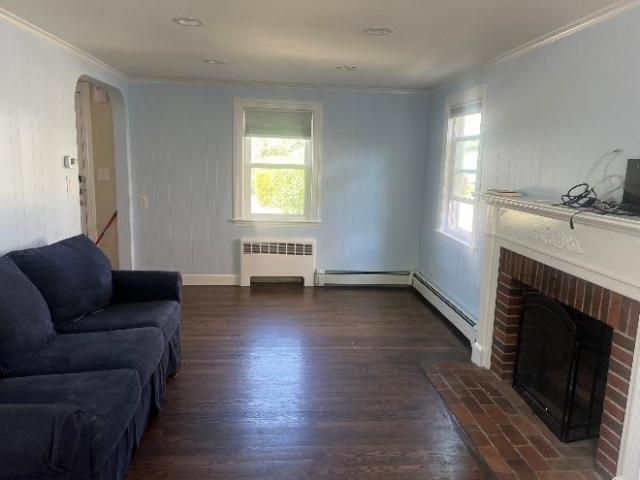 4 Br, 3 bath, Single Family 125 Thacher St