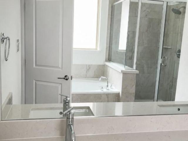 4 Br, 3 bath, Single Family 125 Tornillo Dr