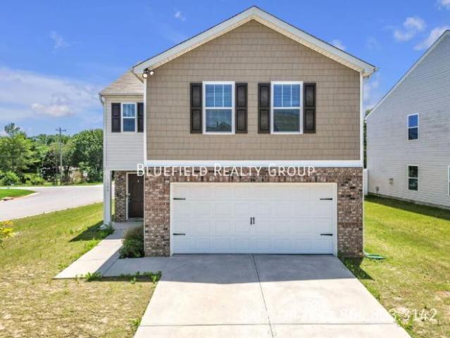 4 Br, 3 bath, Single Family 1264 Canter Pl