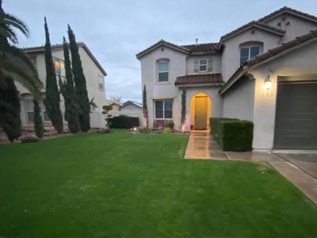 4 Br, 3 bath, Single Family 1282 Riverview Ave
