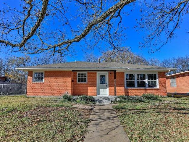4 Br, 3 bath, Single Family 1309 Magnolia