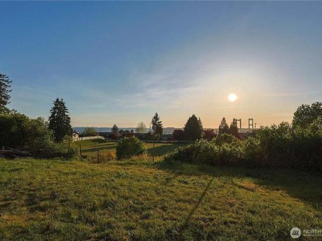 4 Br, 3 bath, Single Family 1310 N Heatherwood W