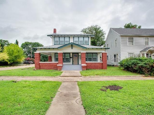 4 Br, 3 bath, Single Family 1324 W Maine Street