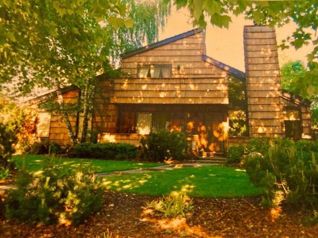 4 Br, 3 bath, Single Family 132 Kensington Square