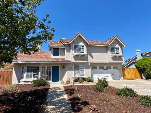 4 Br, 3 bath, Single Family 1335 Darwin Dr