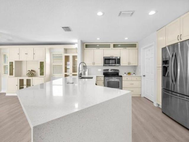 4 Br, 3 bath, Single Family 1343 Lake Breeze Drive
