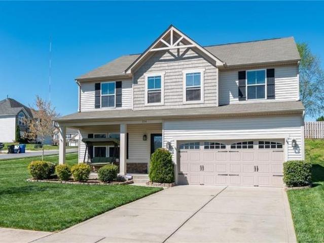 4 Br, 3 bath, Single Family 134 Ashton Dr