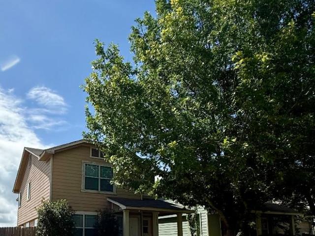 4 Br, 3 bath, Single Family 13528 Briarcreek Loop