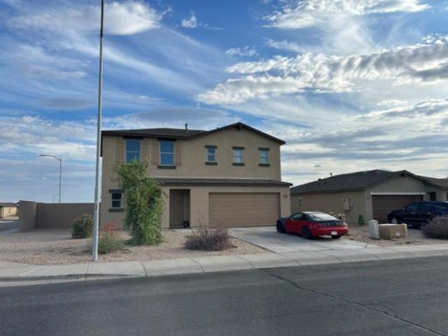 4 Br, 3 bath, Single Family 135 E Impala Pl