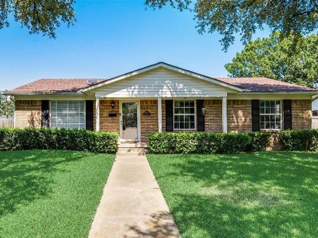 4 Br, 3 bath, Single Family 13635 Willow Bend