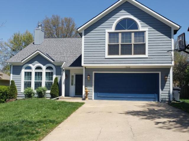 4 Br, 3 bath, Single Family 13642 W 129th St