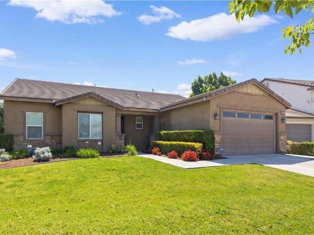 4 Br, 3 bath, Single Family 1 Meadows Way