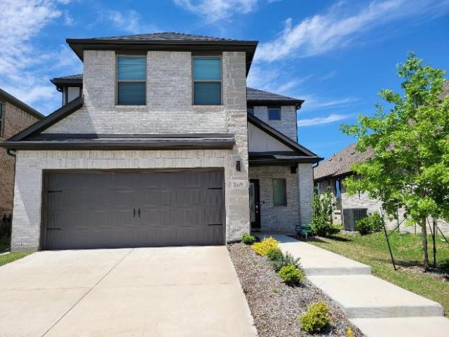 4 Br, 3 bath, Single Family 2401 Green River Rd