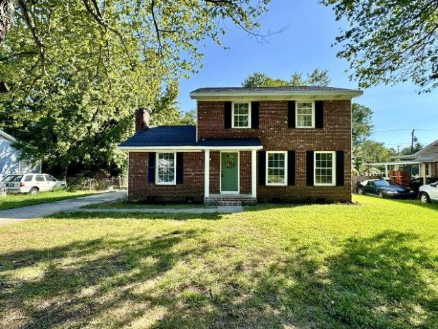 4 Br, 3 bath, Single Family 2401 Phoenix Drive