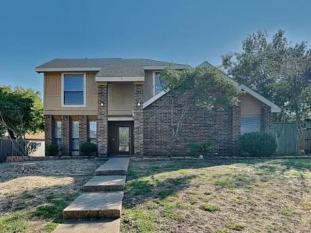 4 Br, 3 bath, Single Family 2437 Rochelle Ln