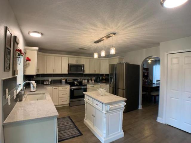 4 Br, 3 bath, Single Family 24566 SW 11th Road