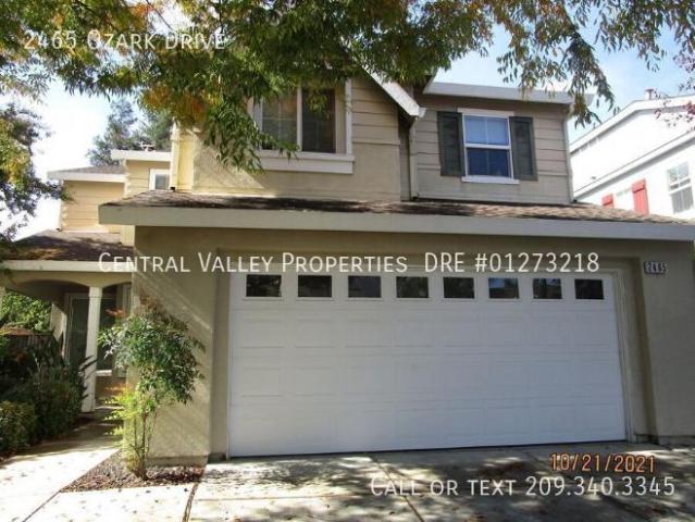 4 Br, 3 bath, Single Family 2465 Ozark Drive