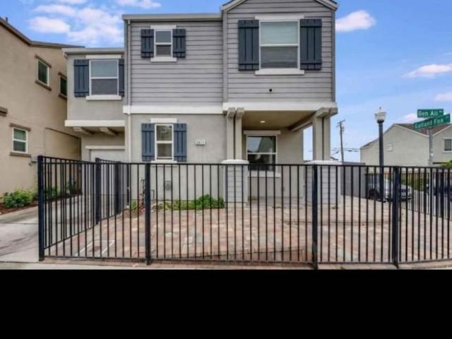 4 Br, 3 bath, Single Family 2471 Ben Ali Way