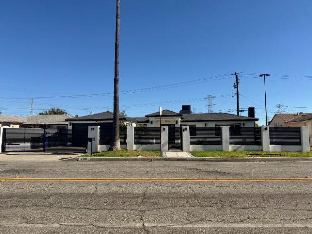 4 Br, 3 bath, Single Family 2516 Fernley Dr
