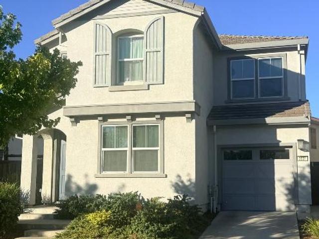 4 Br, 3 bath, Single Family 2531 Chuck Yeager Cir