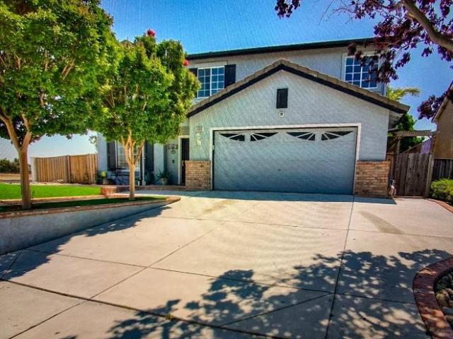 4 Br, 3 bath, Single Family 2660 Glenview Dr
