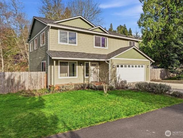 4 Br, 3 bath, Single Family 26 Marina Dr