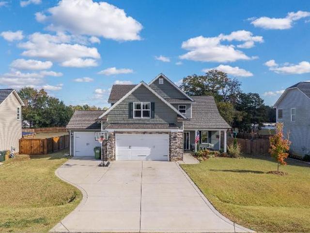 4 Br, 3 bath, Single Family 26 Valleydale Drive