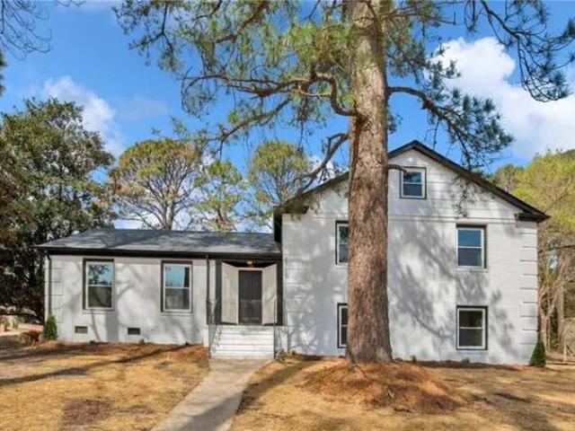 4 Br, 3 bath, Single Family 2710 Fordham Dr