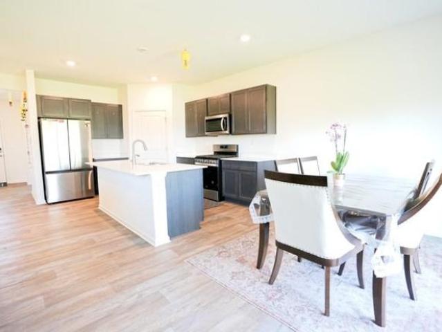 4 Br, 3 bath, Single Family 2733 Berrywood Lane