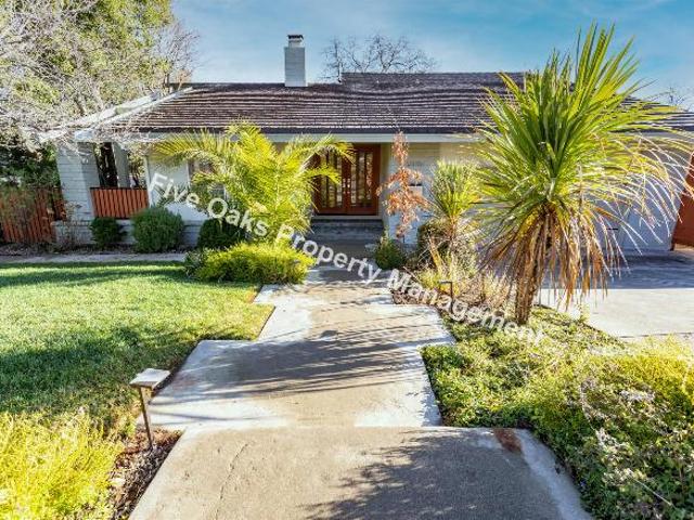 4 Br, 3 bath, Single Family 2815 Stanford Ln