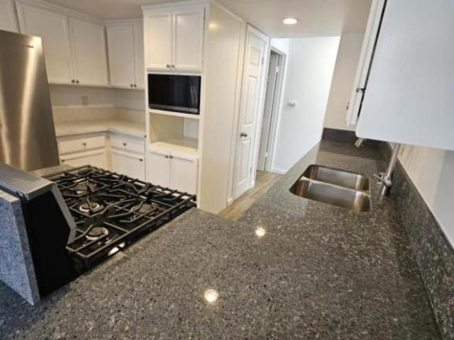 4 Br, 3 bath, Single Family 2848 Unicornio St