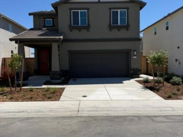 4 Br, 3 bath, Single Family 2915 Porcelain St