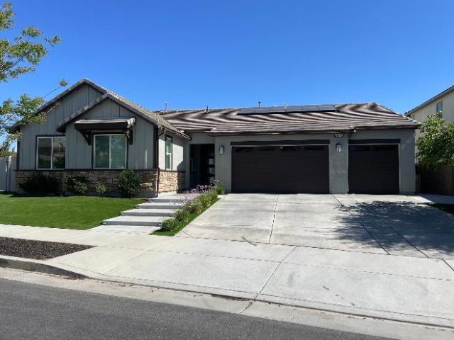 4 Br, 3 bath, Single Family 29646 Saddlebred Cir