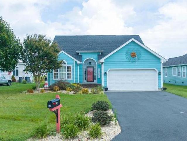 4 Br, 3 bath, Single Family 298 Lakeside Drive