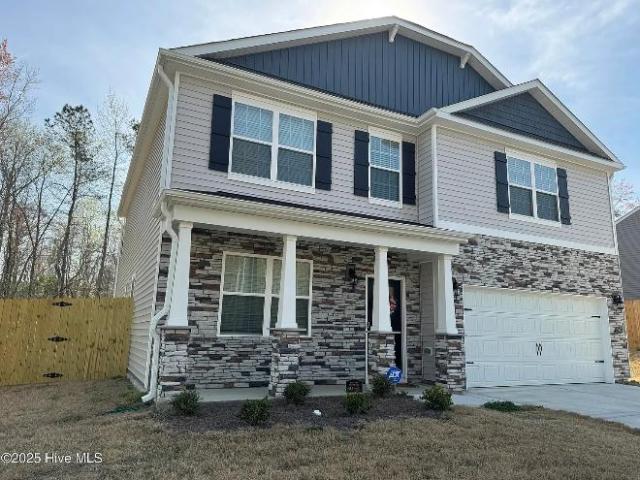 4 Br, 3 bath, Single Family 298 Robert Pl