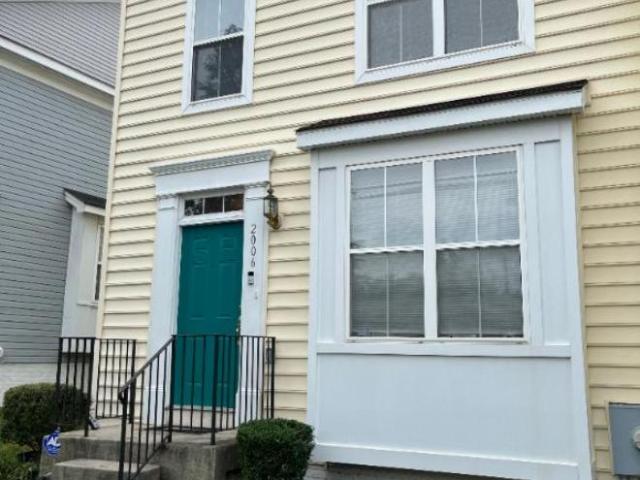 4 Br, 3 bath, Single Family 2006 Bruce Place Southeast