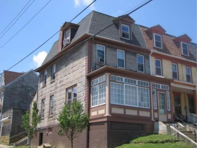 4 Br, 3 bath, Single Family 200 N 7th St