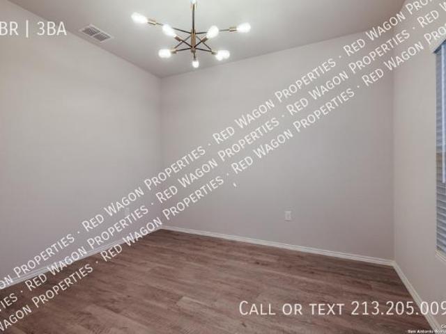 4 Br, 3 bath, Single Family 2026 Bigmouth Rod