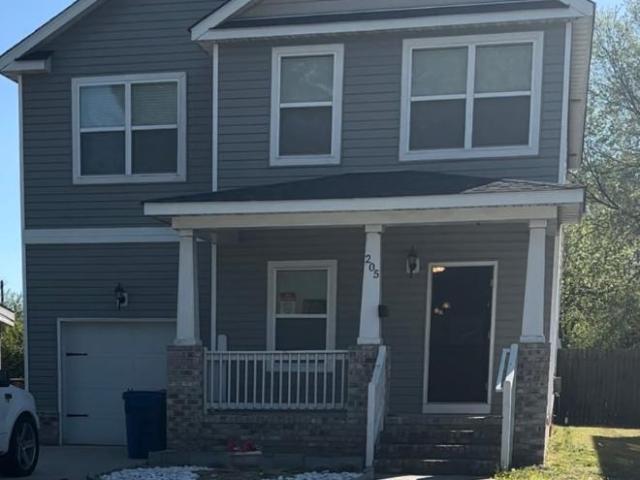 4 Br, 3 bath, Single Family 205 Gee Street