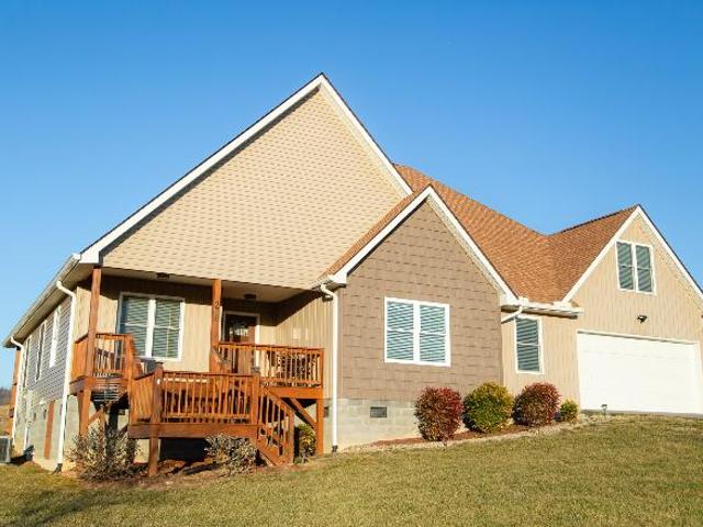 4 Br, 3 bath, Single Family 208 Wind Valley Trl