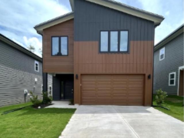 4 Br, 3 bath, Single Family 208 Summer Breeze Dr