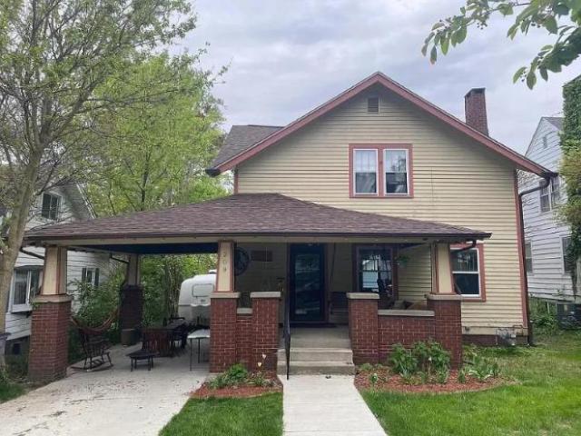 4 Br, 3 bath, Single Family 209 E Lutz Avenue