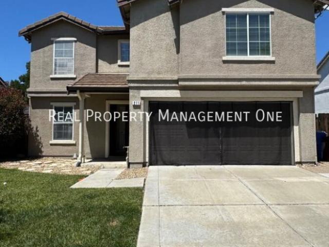 4 Br, 3 bath, Single Family 211 Brushwood Place