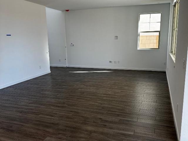 4 Br, 3 bath, Single Family 21301 E Kingbird Dr
