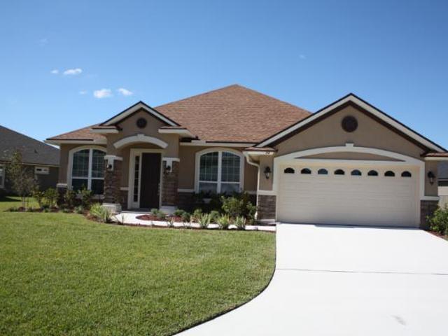 4 Br, 3 bath, Single Family 214 Flora Lake Cir