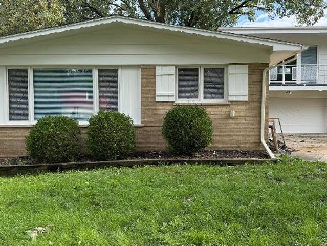 4 Br, 3 bath, Single Family 219 N Park Dr