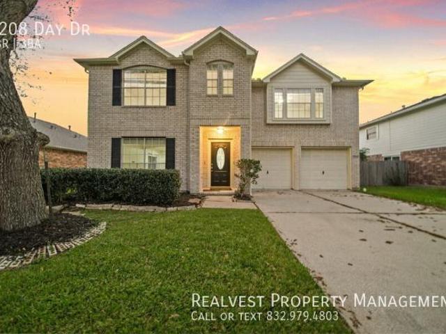 4 Br, 3 bath, Single Family 2208 Day Dr