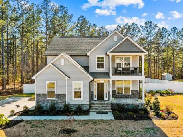 4 Br, 3 bath, Single Family 220 Green Haven Blvd
