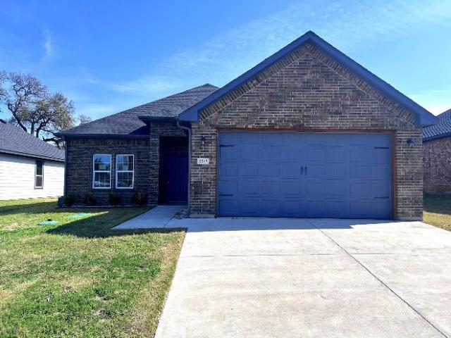 4 Br, 3 bath, Single Family 2213 Beverly Drive